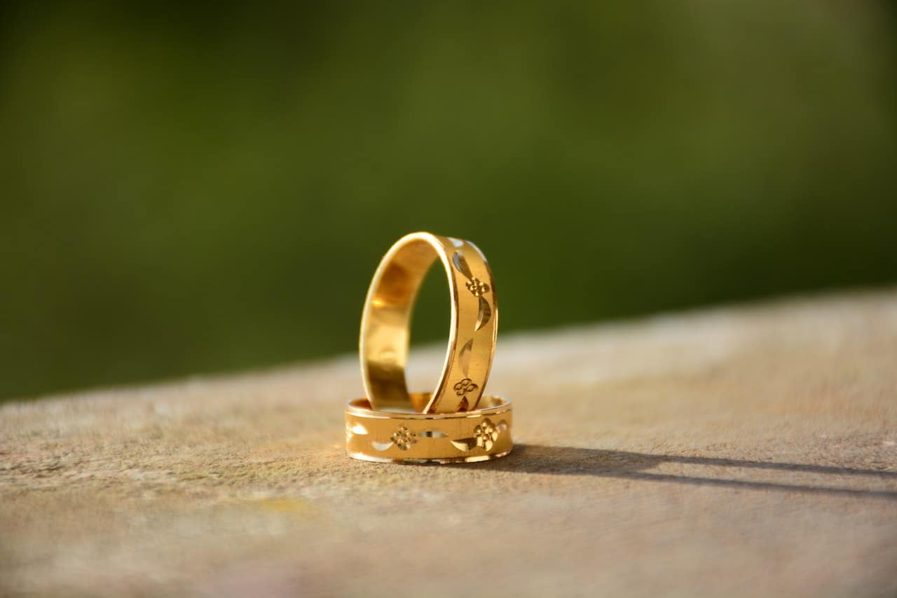How To Tell If Gold Is Real - 7 Simple Gold Tests At Home
